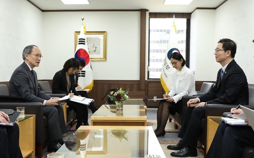 천해성 통일부 차관, 주한 일본대사 면담…"김영남.김여정 방남 설명"