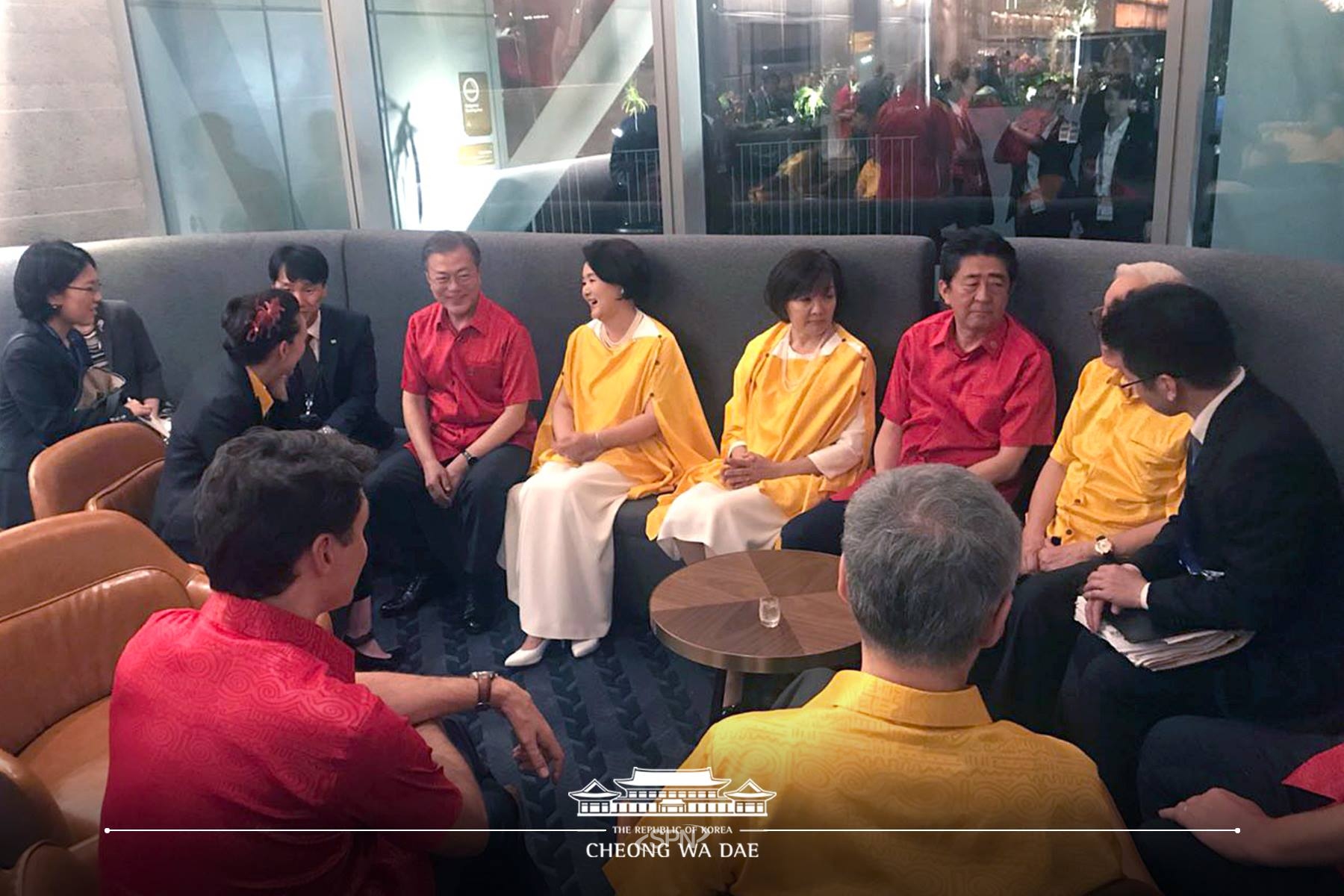 文대통령 ASEAN, APEC 순방 청와대 B컷(3)
